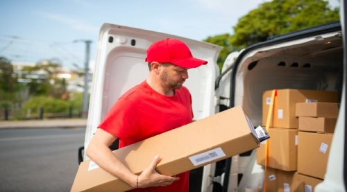What delivery drivers need to know about seatbelt laws - Courier News